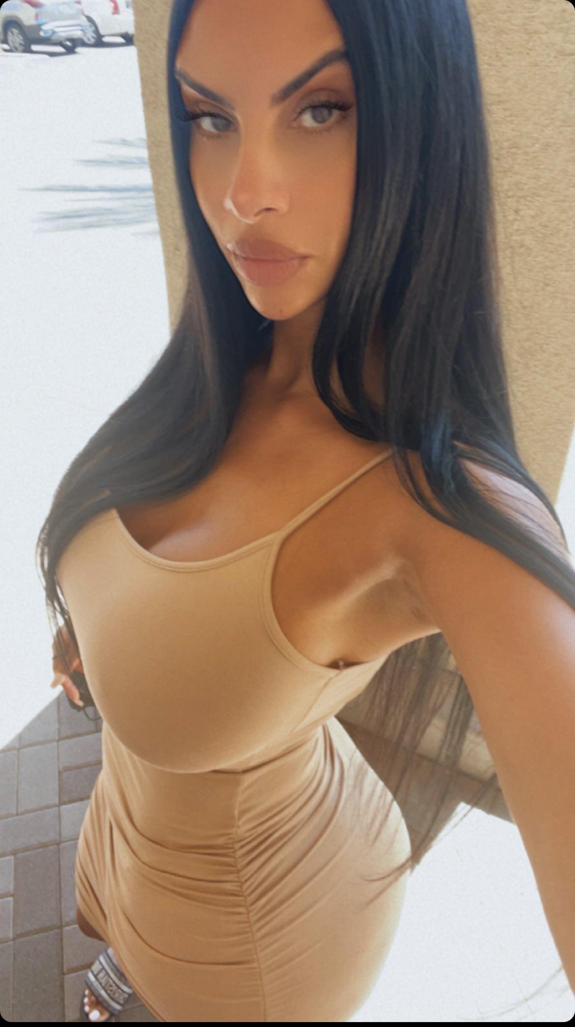 Huge jugs | Scrolller