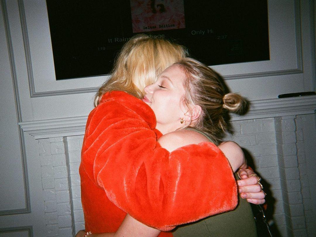 Hugging Harley Quinn Smith | Scrolller