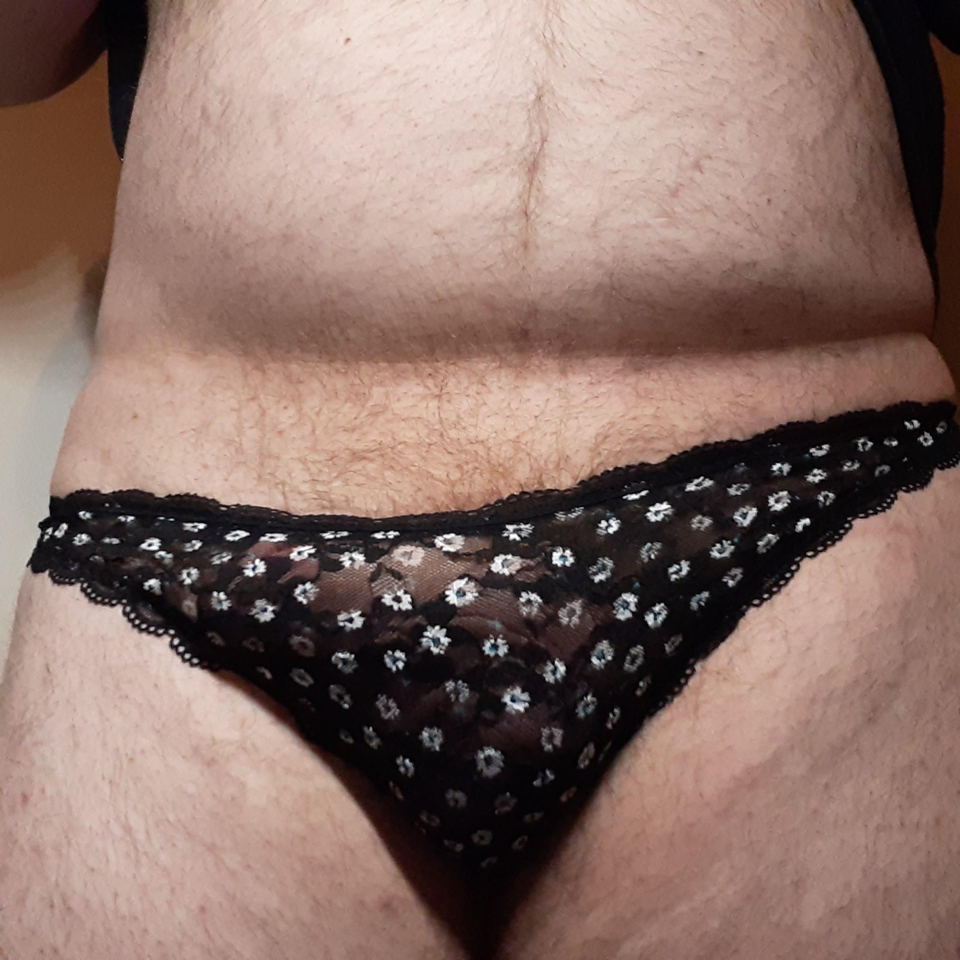 Hump day thong | Scrolller