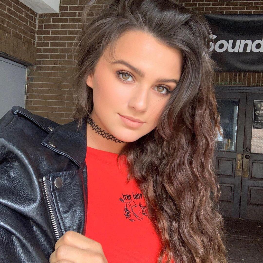 Hunter Deno [Amelia, Dino Fury] | Scrolller