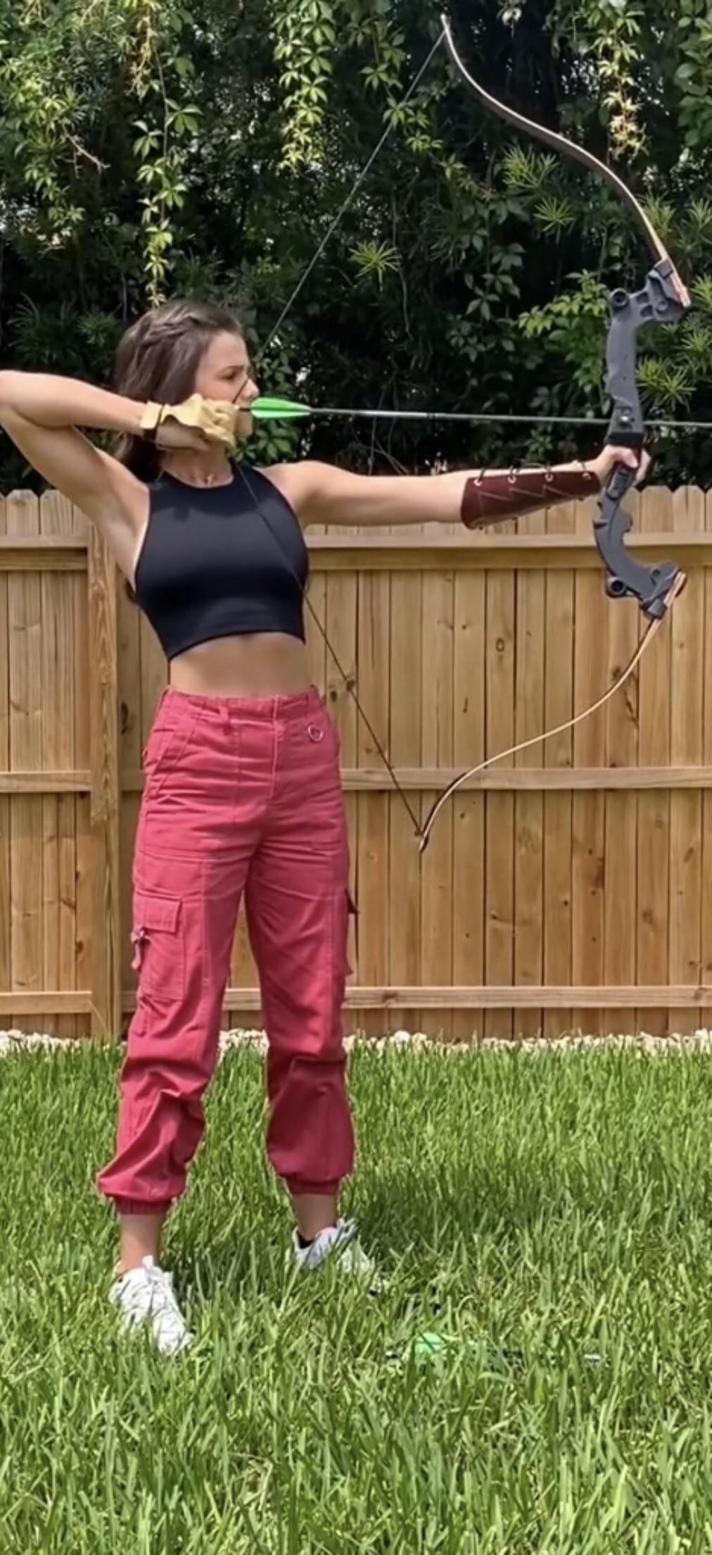 Hunter. Deno. Yes. Please. | Scrolller