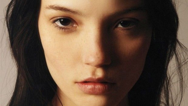 Hypnotic Look | Scrolller