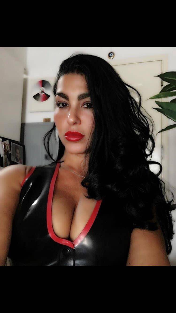 I am in search of a slave to be trained,owned and dominated 😈😈😈... message me on hangouts ...