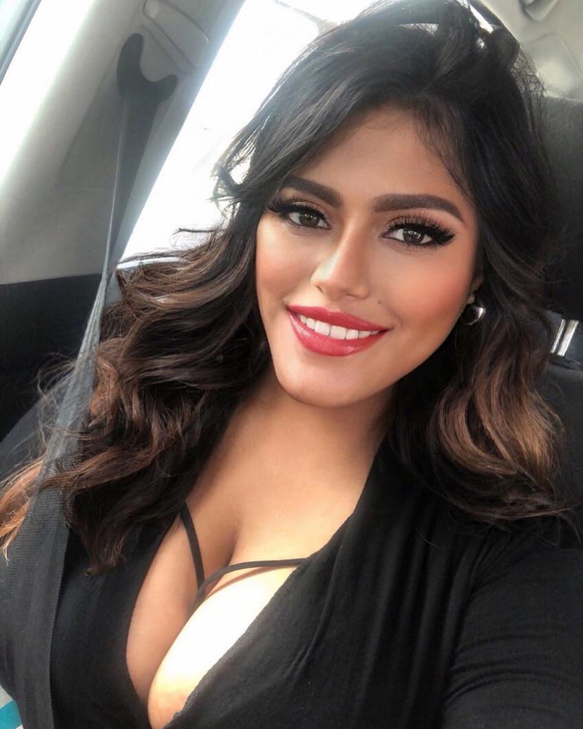 I can be your uber driver and your fuckdoll too | Scrolller