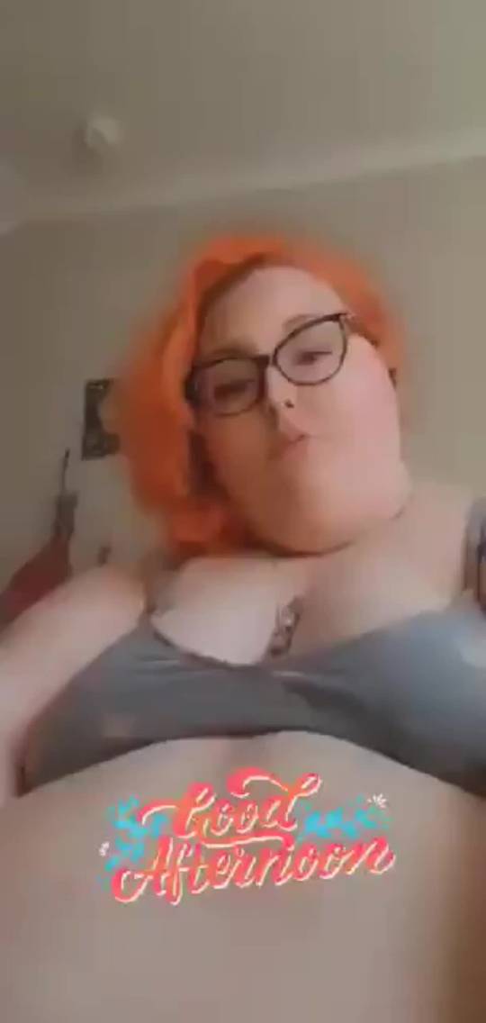 I can't even fit in frame!! | Scrolller