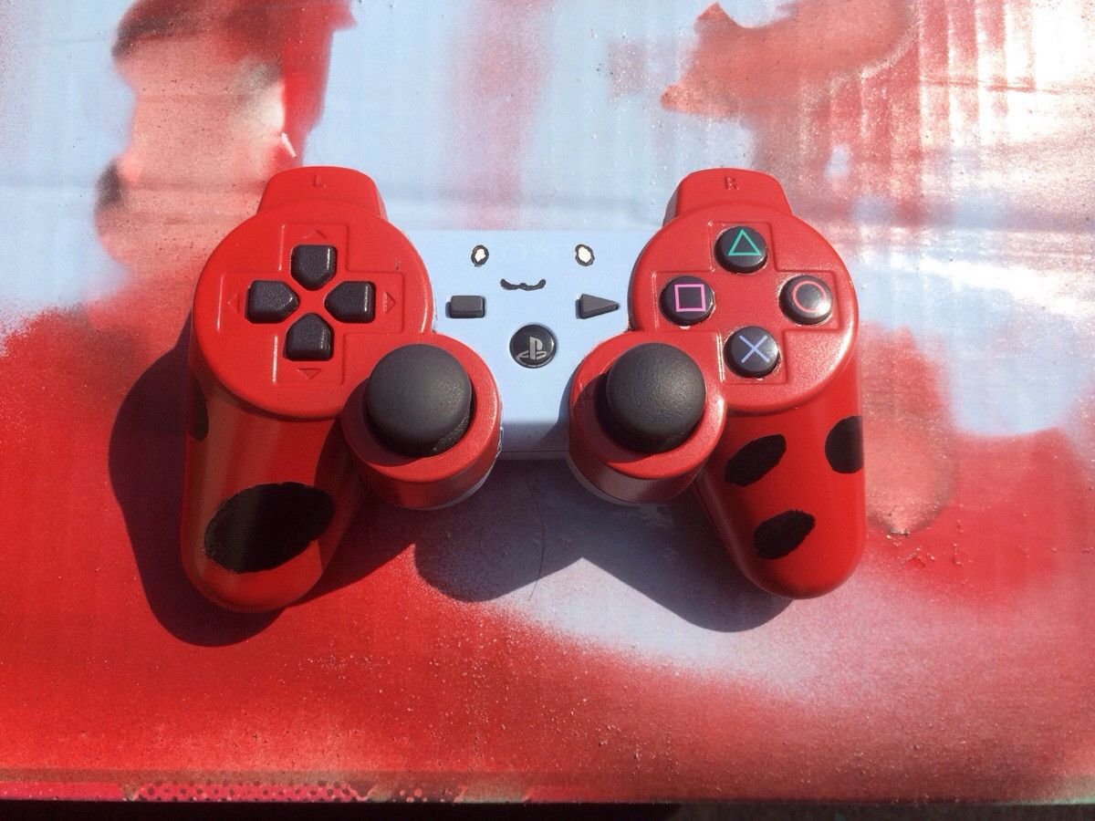 I custom painted my girlfriends controller to look like Catbug. | Scrolller