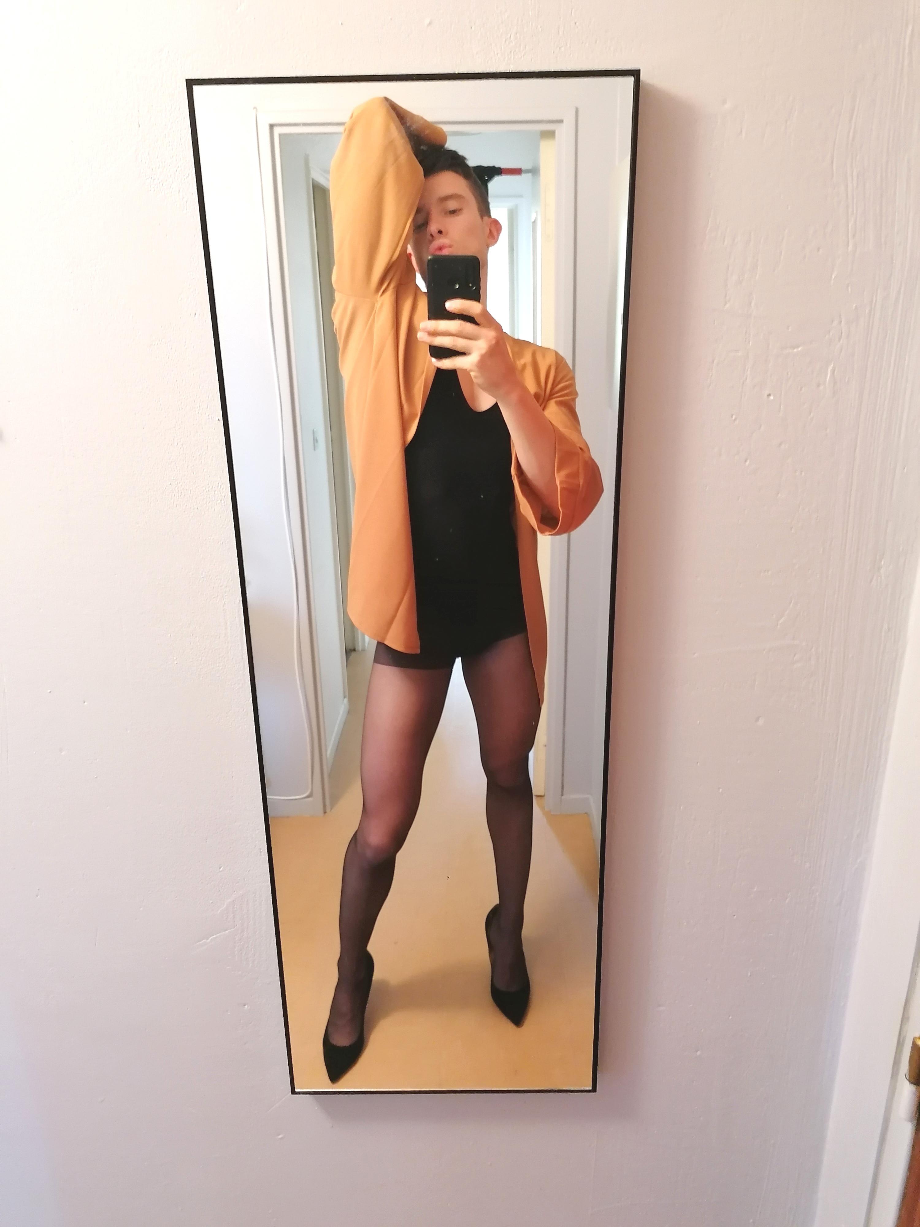 I don't want to stay calm 👄 | Scrolller