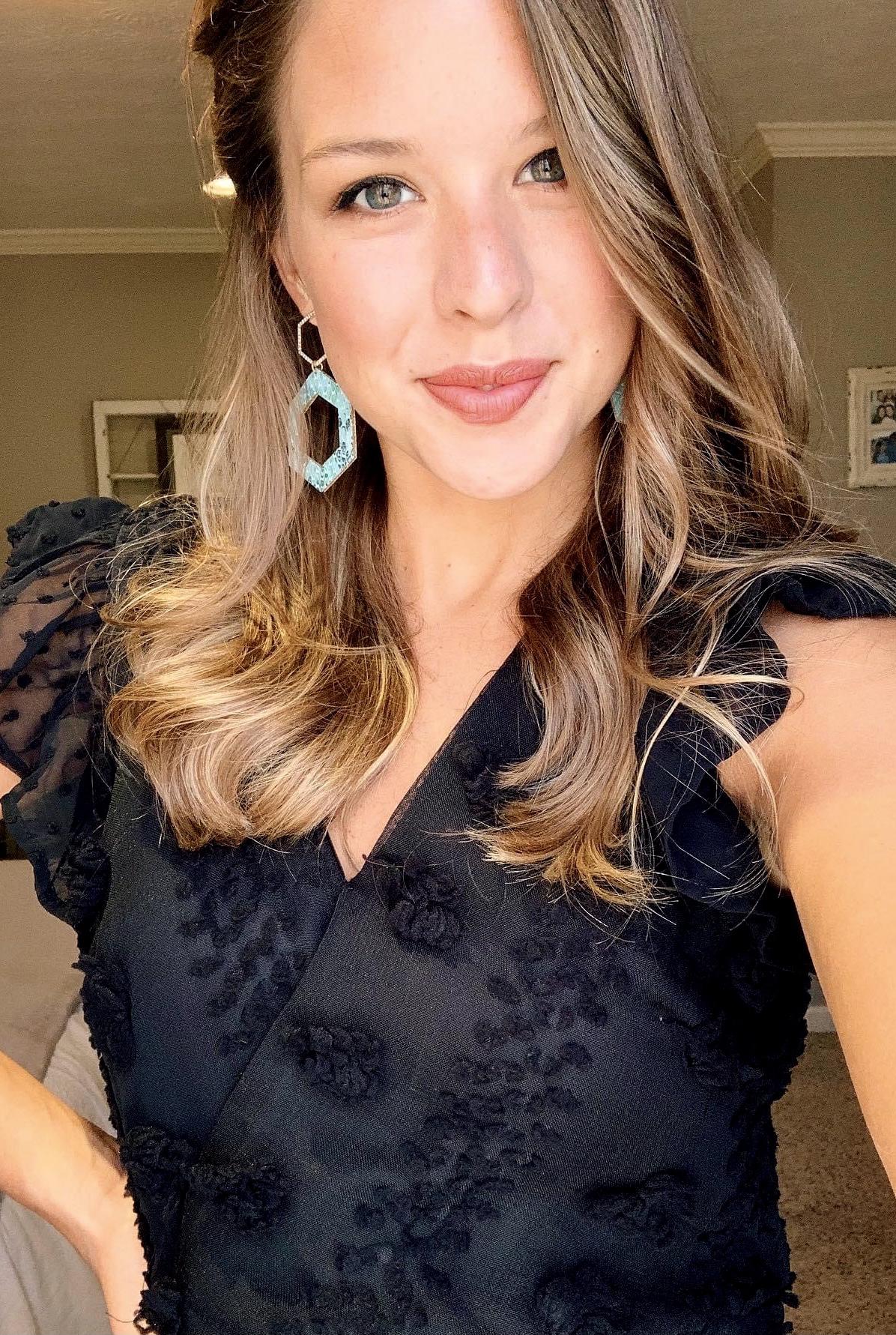 I feel like my eyes are My best feature | Scrolller