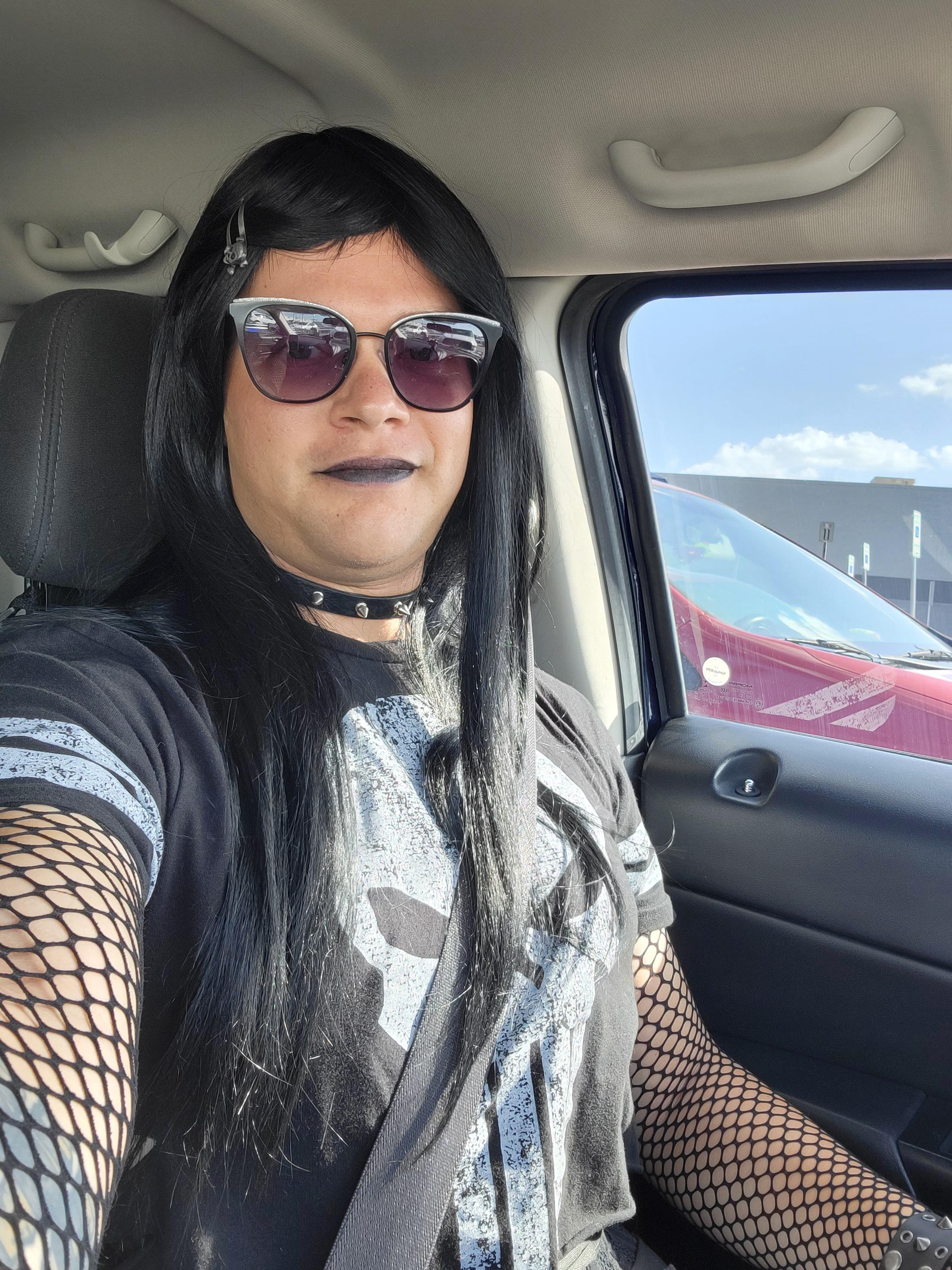 I finally did it! I went out in public dressed up! | Scrolller