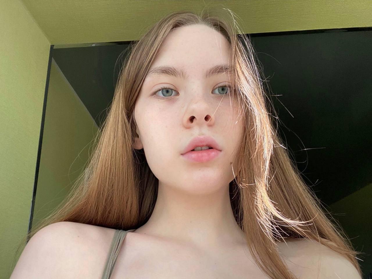 I got up and had some glazed corn flakes🥣[F] | Scrolller