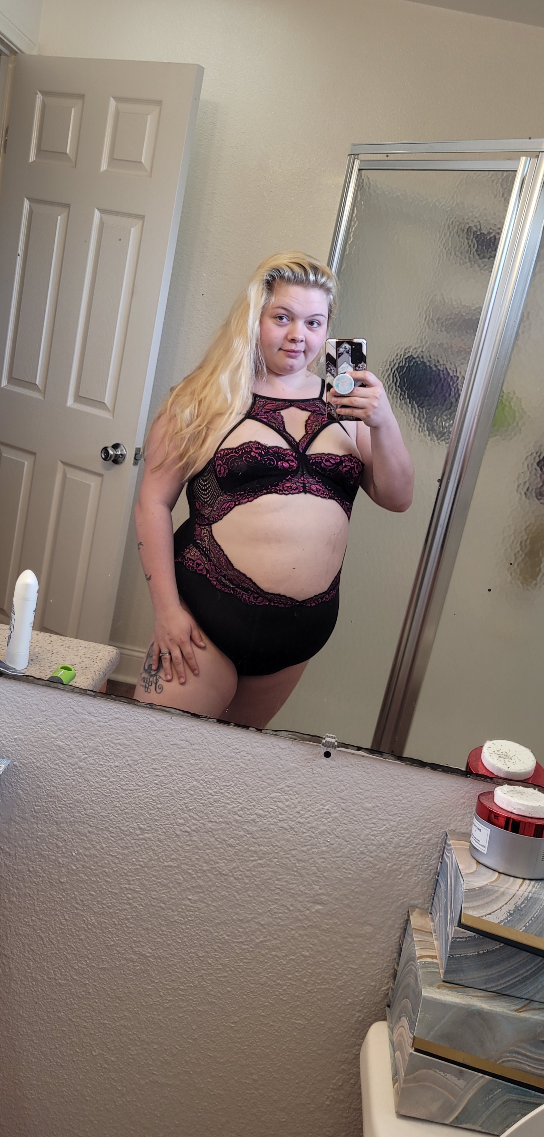 I have a lingerie problem...😅 | Scrolller