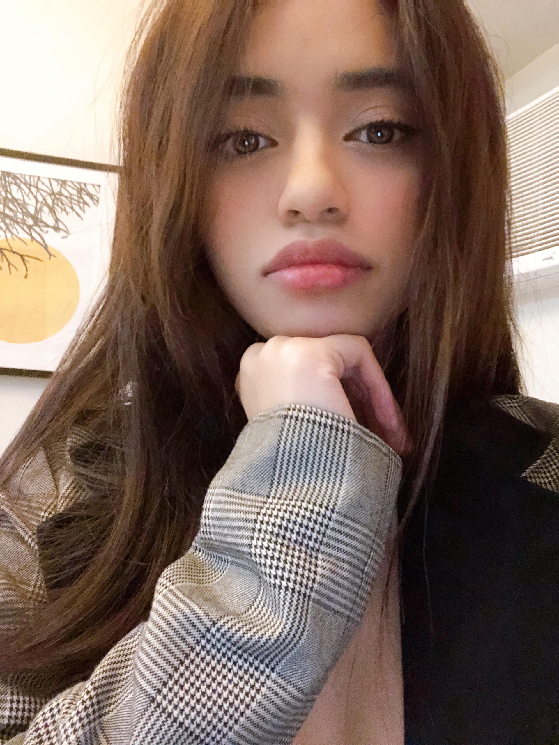 I have small hands | Scrolller