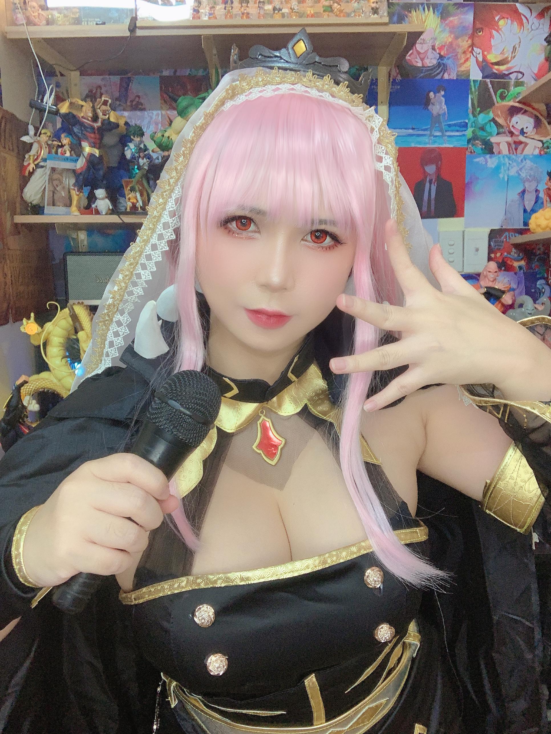 I just did a cosplay of Calli | Scrolller