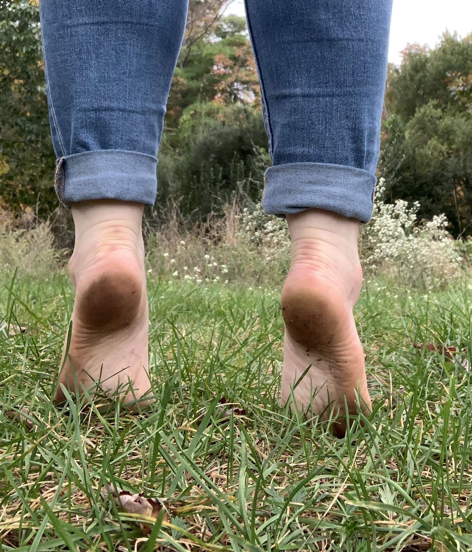 I just love the feel of grass under my bare feet 😊 | Scrolller