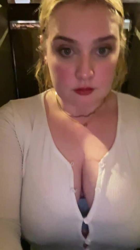 I just love to flash in public | Scrolller