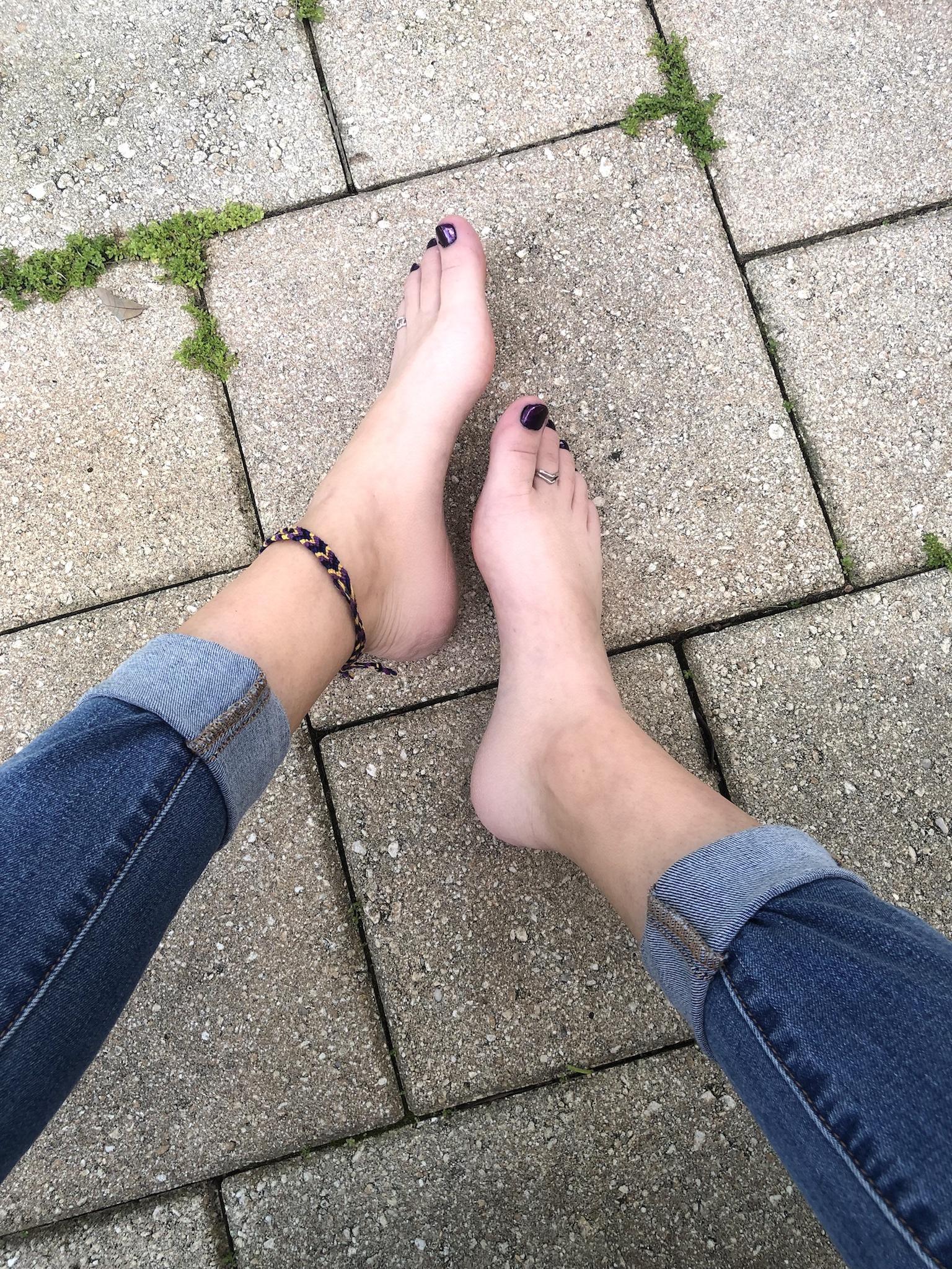 I let my little feet get some sun for once ☀️ | Scrolller