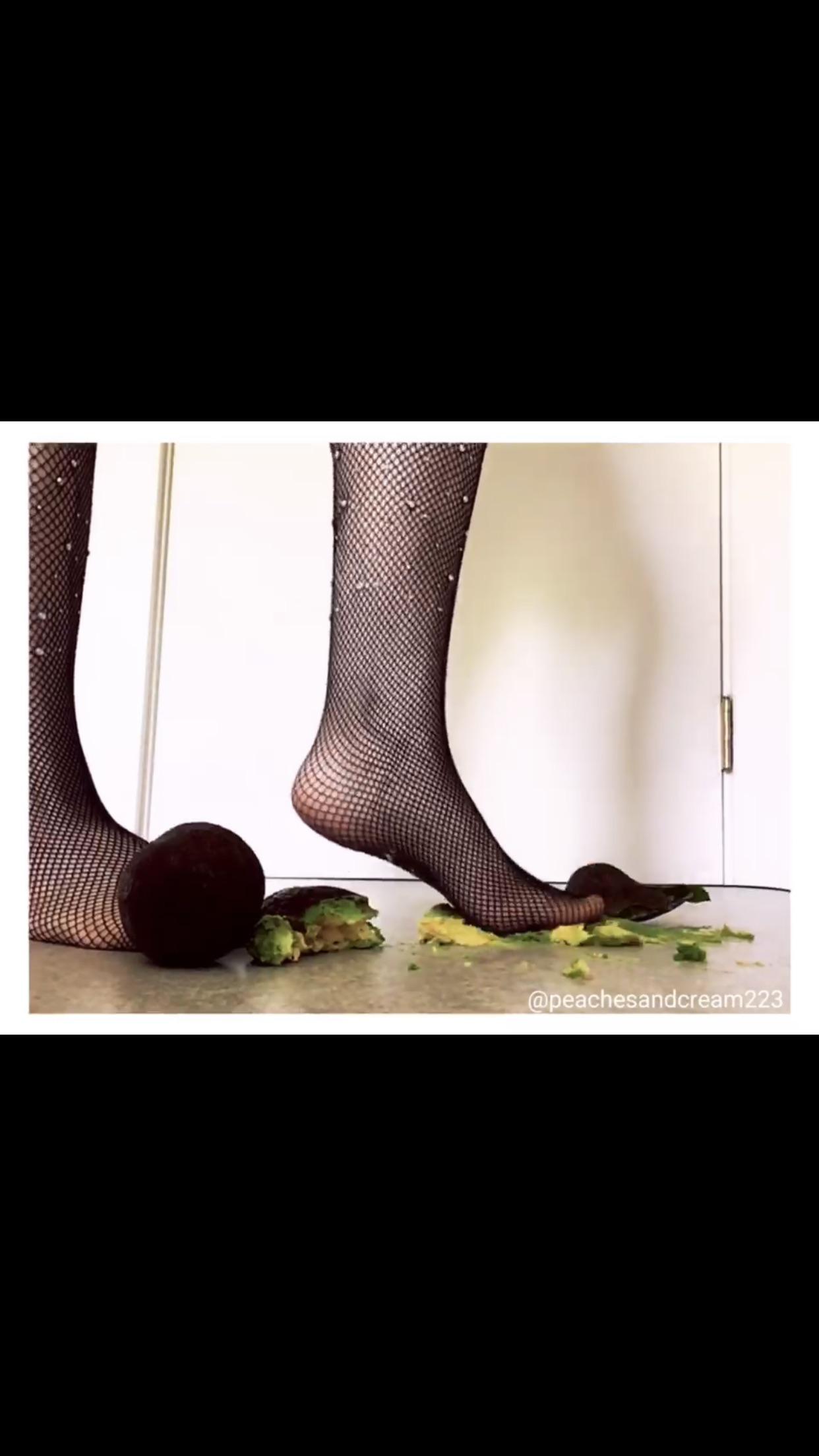 I like stepping on food 😋 | Scrolller