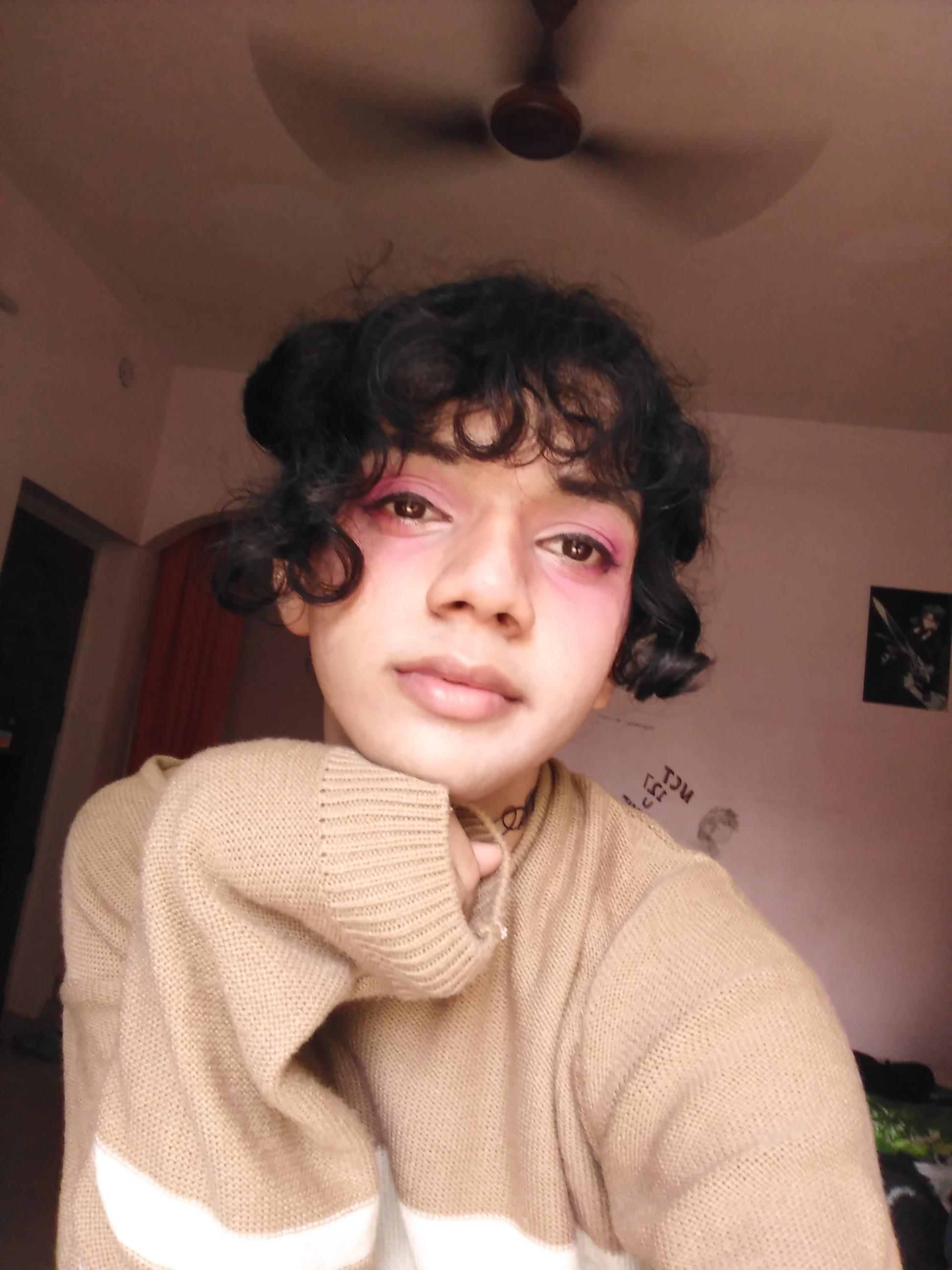 I like this look...uwu | Scrolller