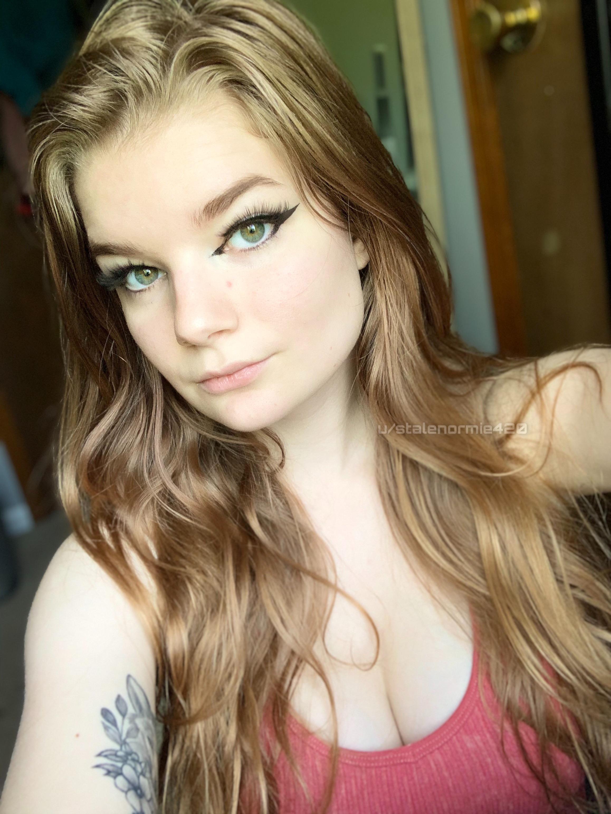 hey! here’s my face 21F | Scrolller