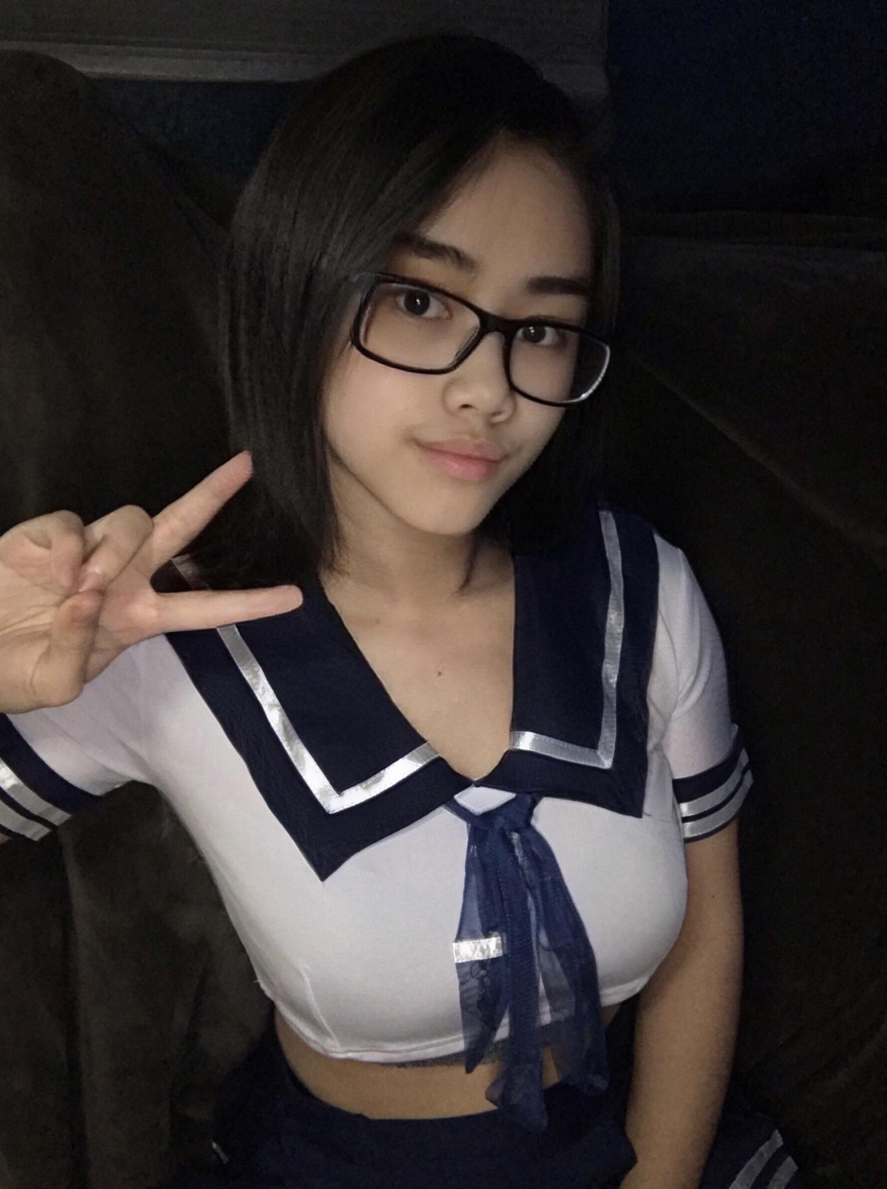 I love wearing uniforms 🥰 | Scrolller