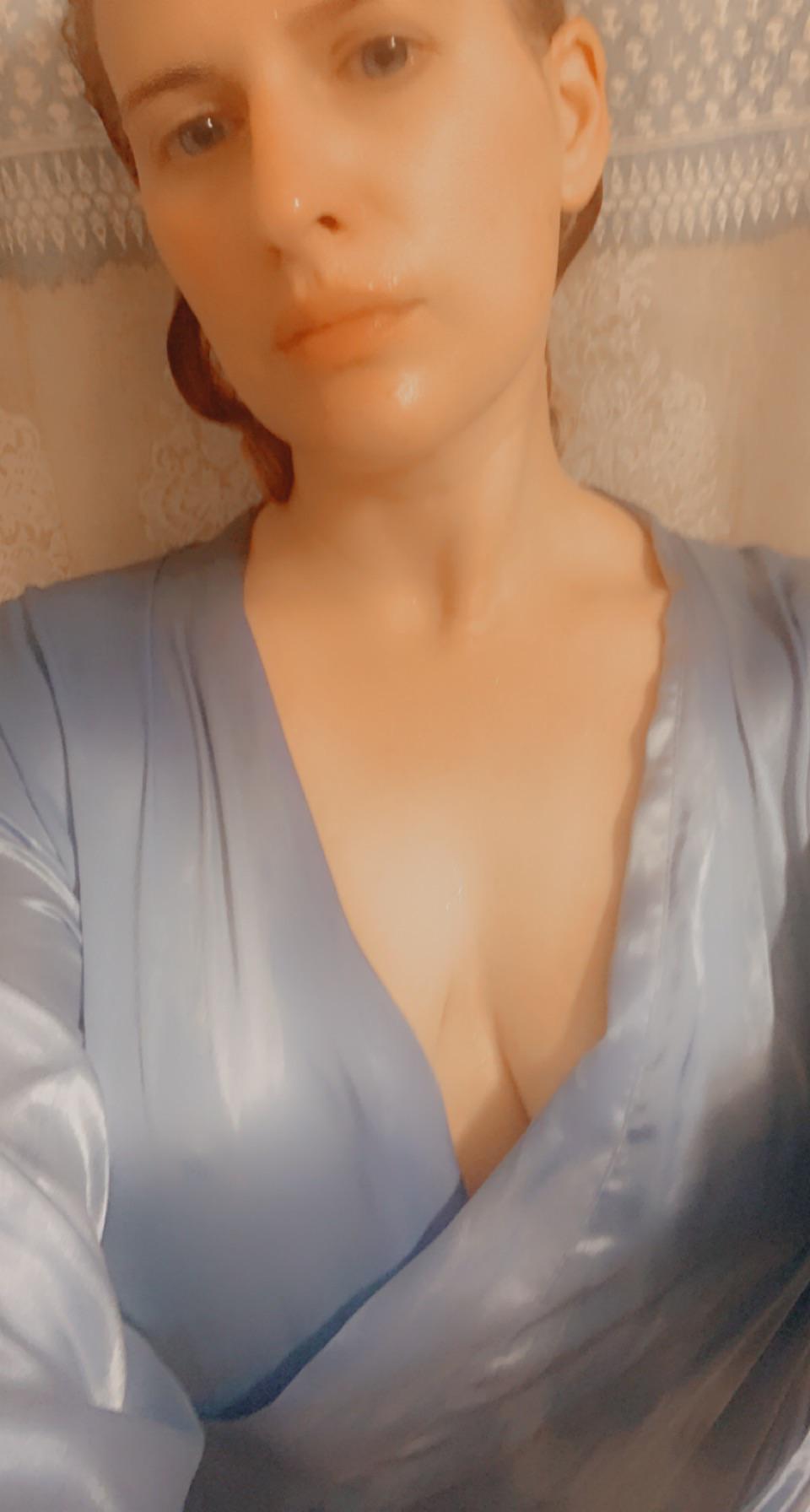 I’m between girl next door and mom next door 🤷‍♀️ | Scrolller