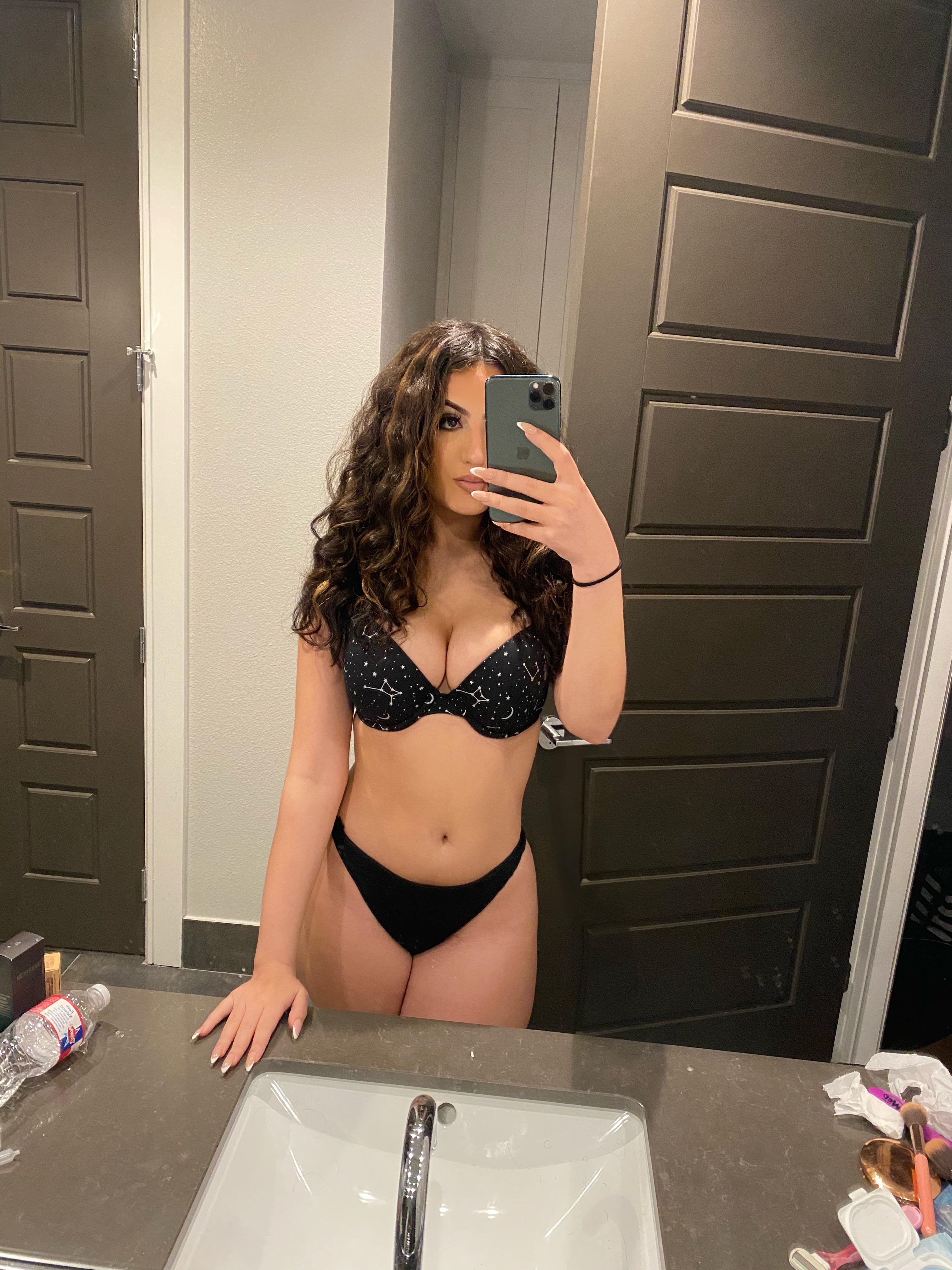 I’m Feelin Myslef (OC) | Scrolller