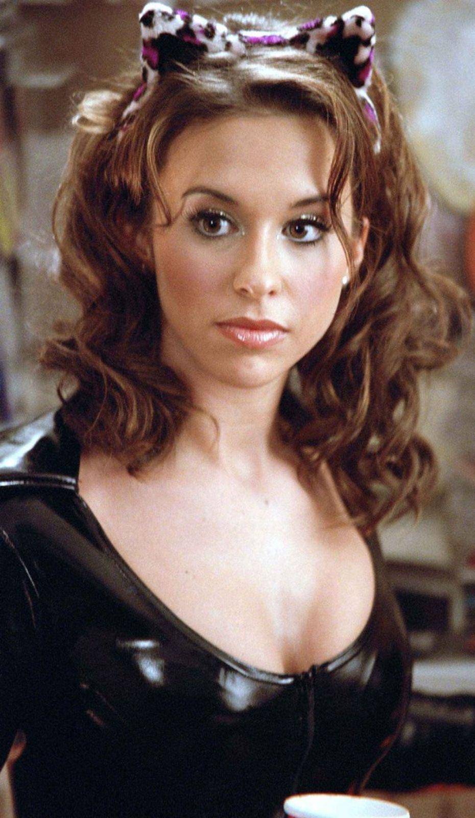 I’m horny and feeling very bi for Lacey Chabert | Scrolller