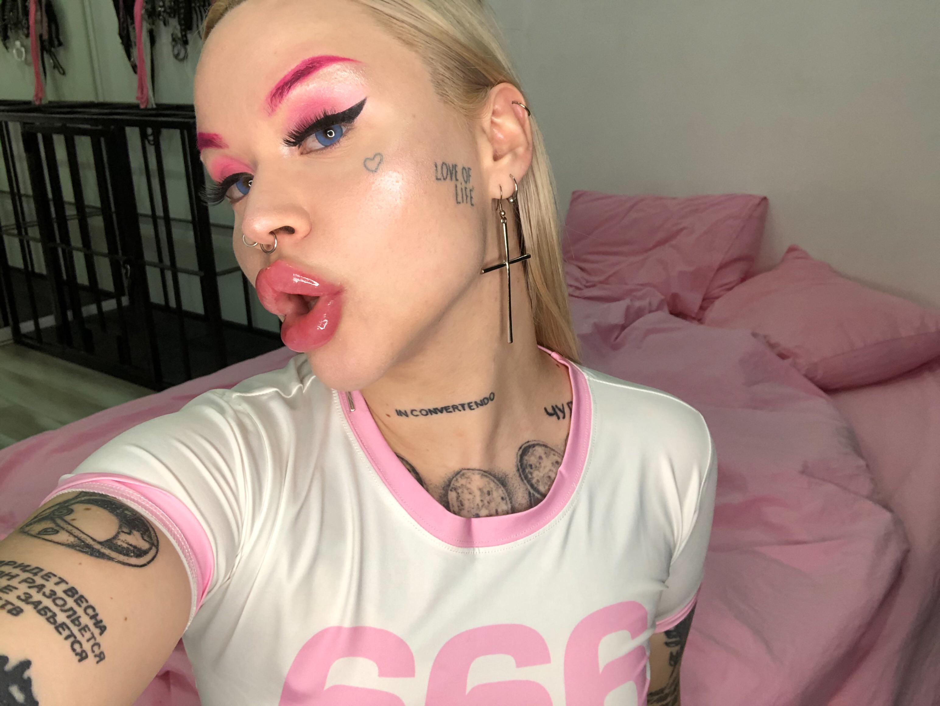 I’m on my way to plastic bimbo perfection! | Scrolller