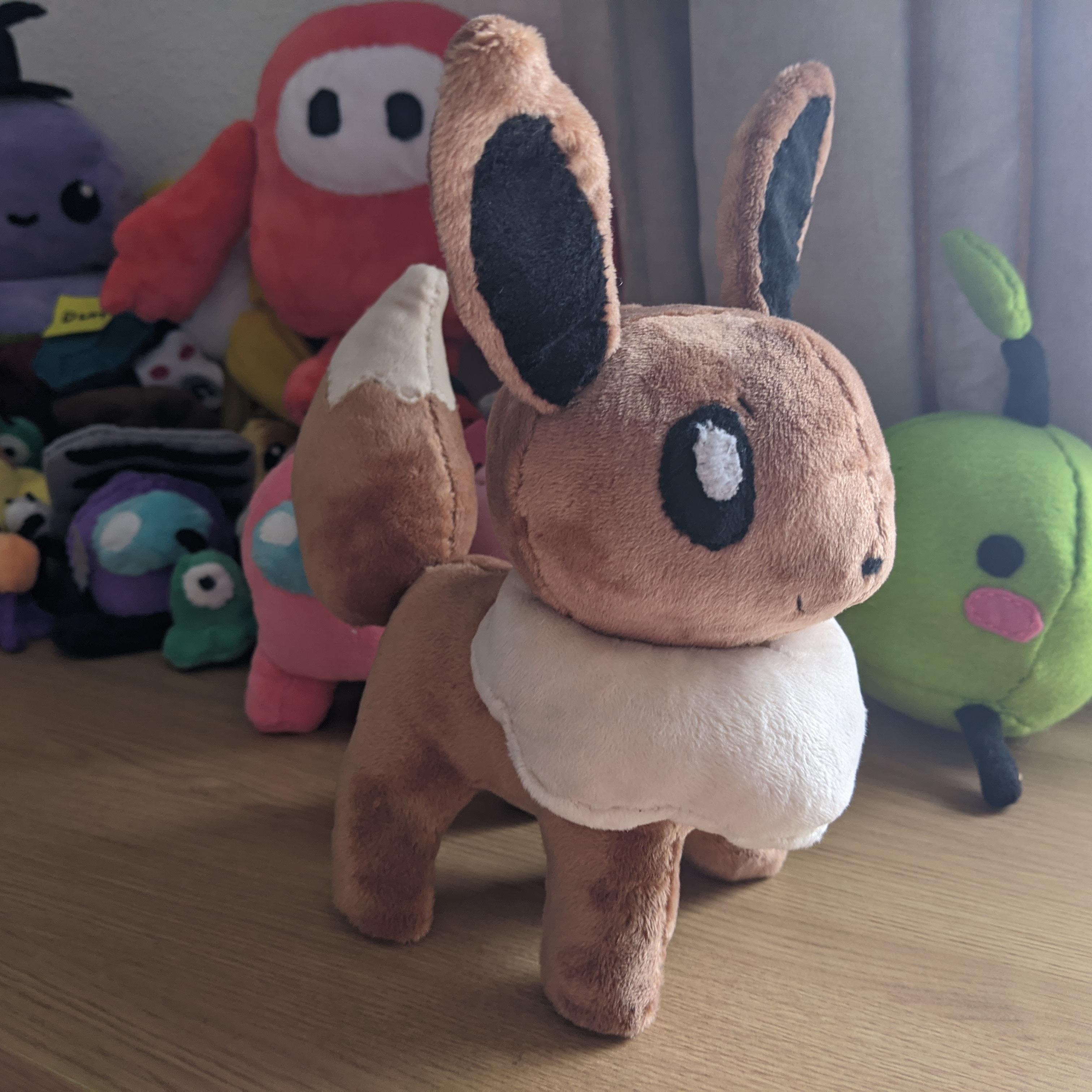 I made an Eevee plush with a free pattern! | Scrolller