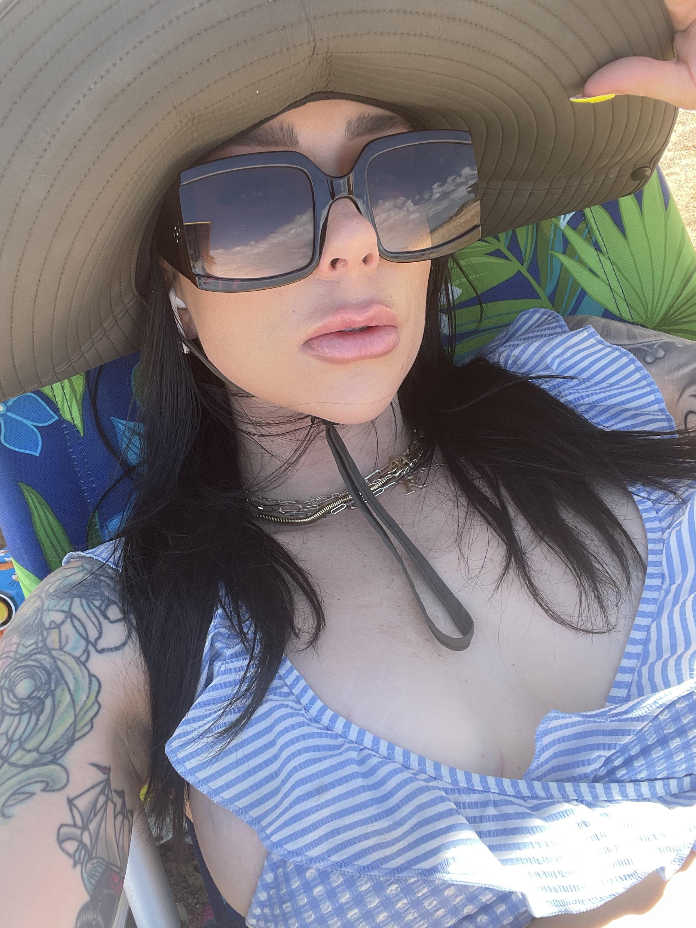 I miss beach selfies 😢 | Scrolller