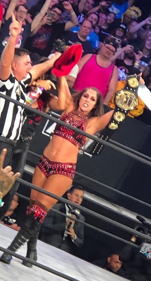 I need the new champ to completely use and abuse me, like the little bitch I am for her | Scrolller