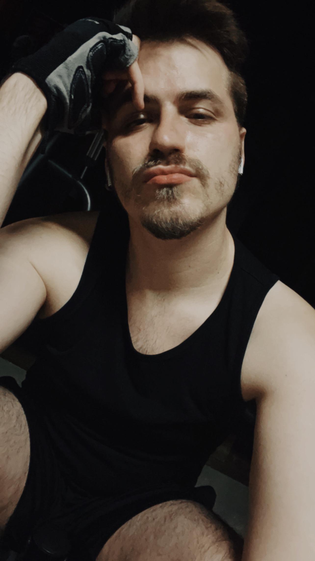 I think chest day is tiday | Scrolller