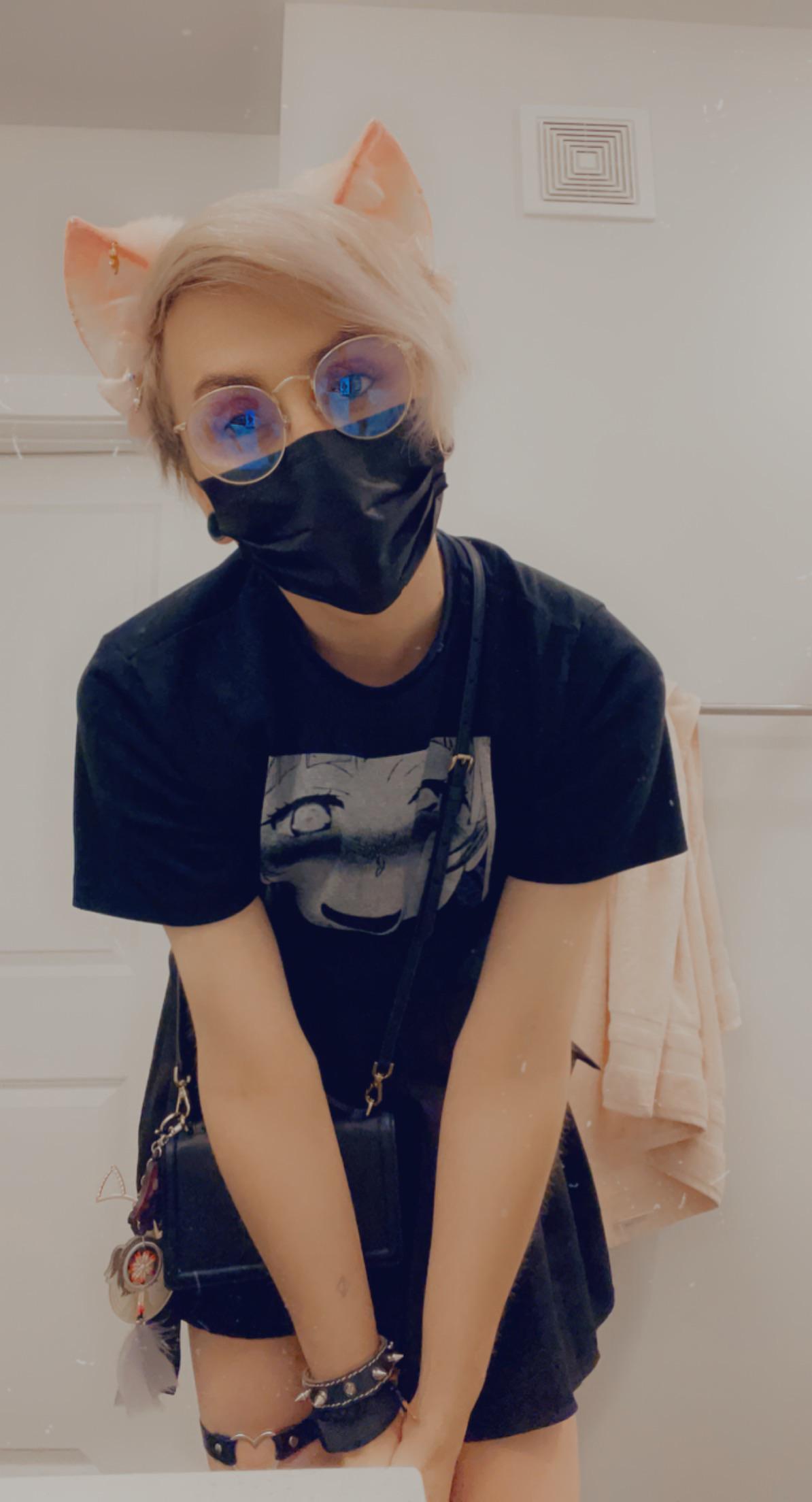 I think I’m doing the catboy thing right? | Scrolller