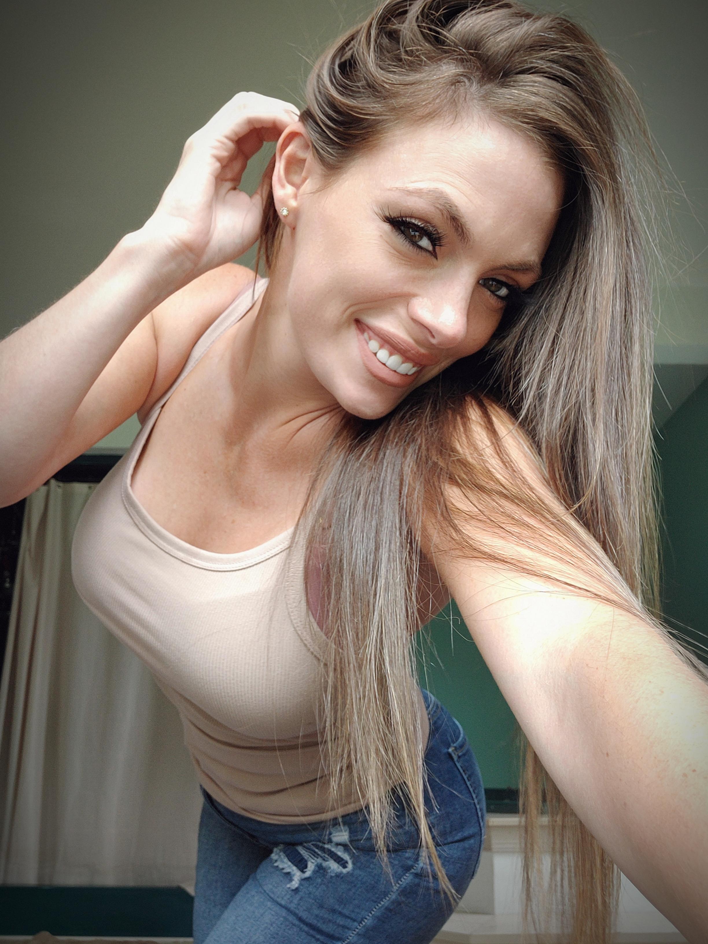 Guess what Im thinking - wrong answers only 😘 | Scrolller