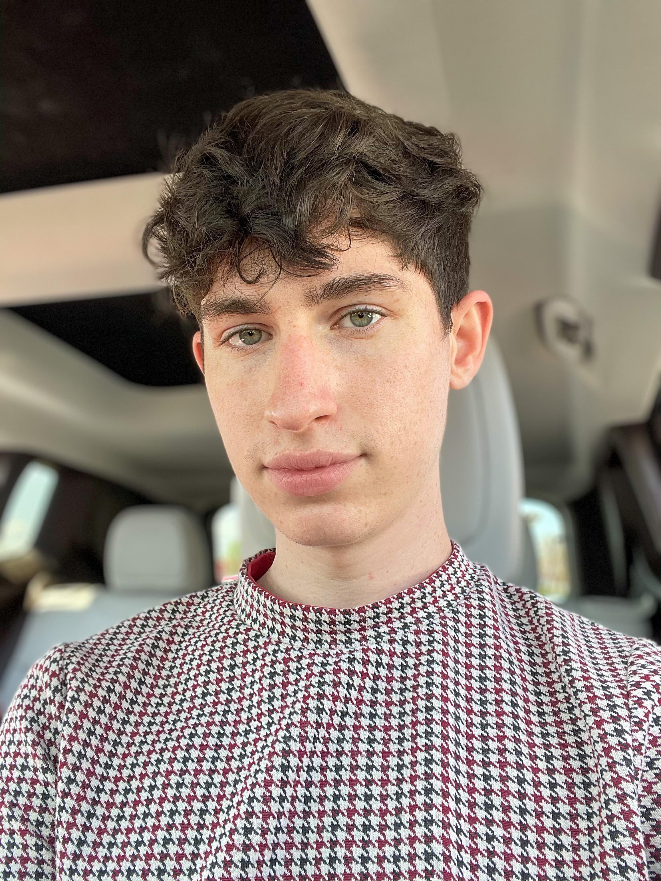 I thought this pic was kinda cute maybe | Scrolller