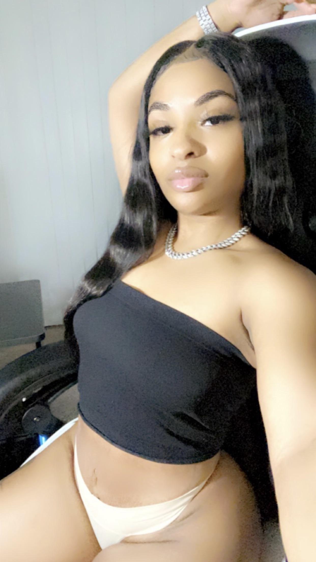 I wanna give her backshots 😍😍 | Scrolller