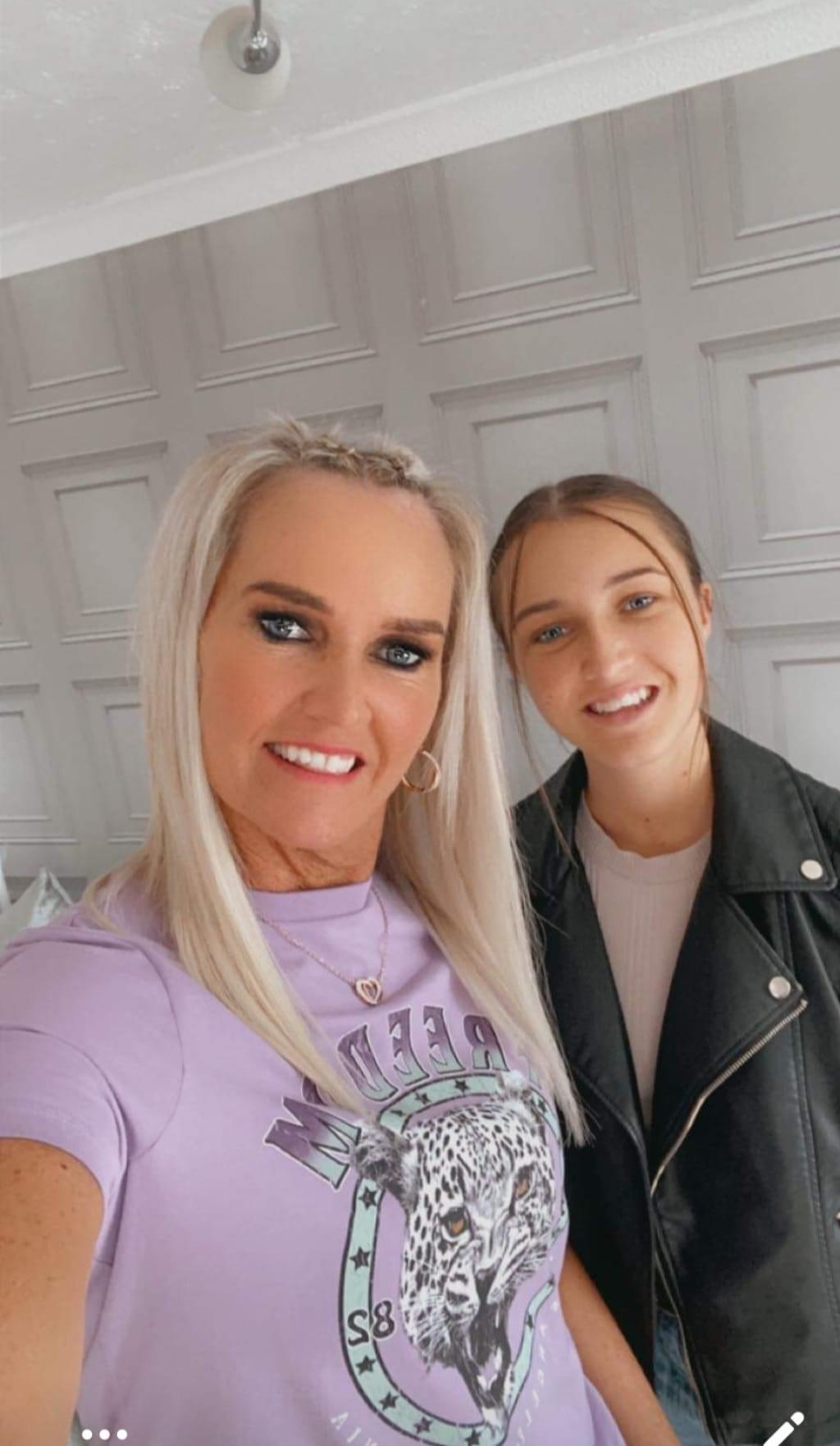 I Want Someone To Caption My Sis And Mom Kik Prab346 Send This One Done