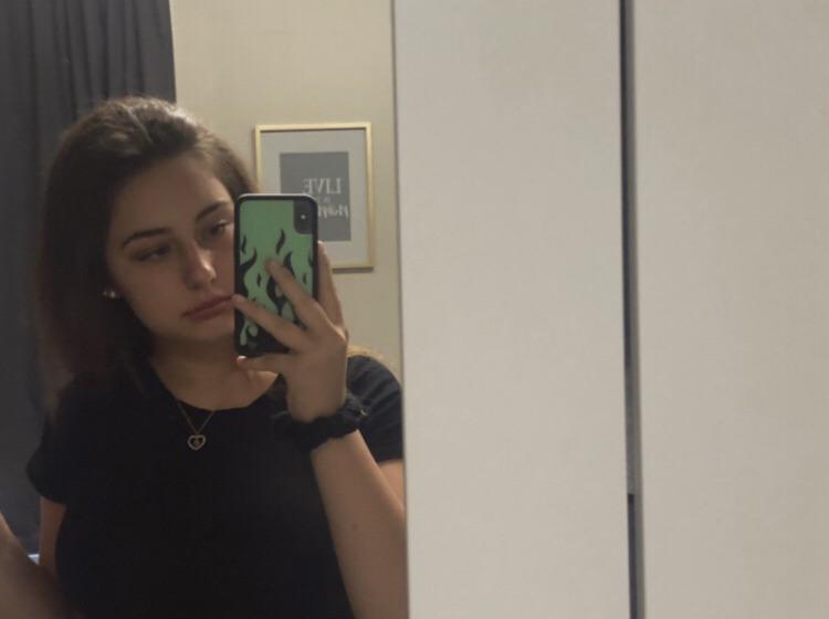 I want someone to force me to the ground and piss down my throat | Scrolller