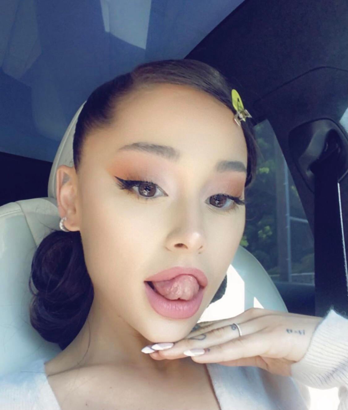 I want the sloppiest lip licking and tongue sucking makeout session with Ariana Grande | Scrolller