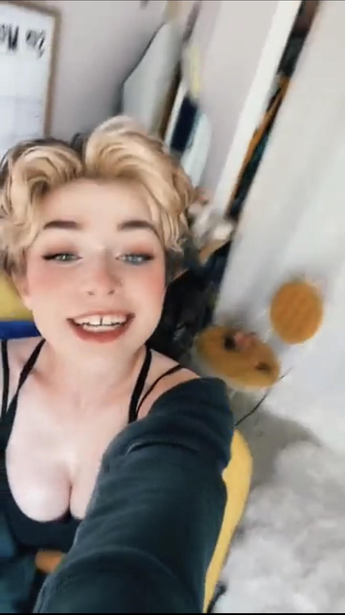 I want to coat Addison Grace’s titties in a huge load of cum. | Scrolller