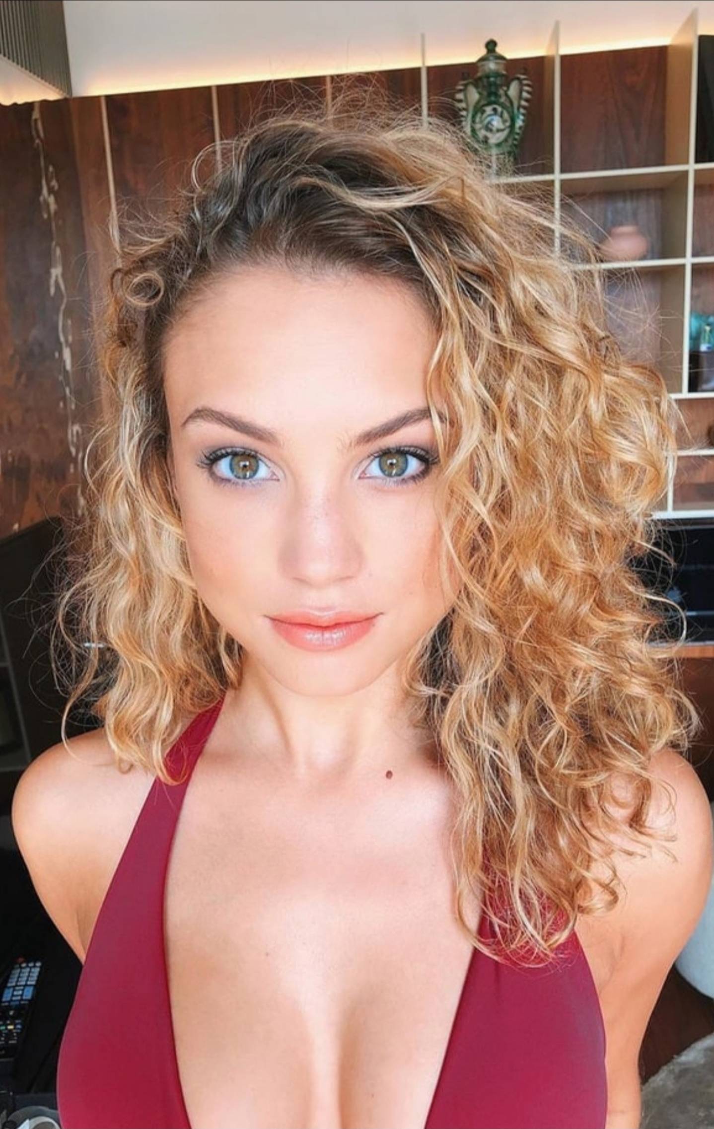 Anyone else think Rose Bertram is underrated? | Scrolller