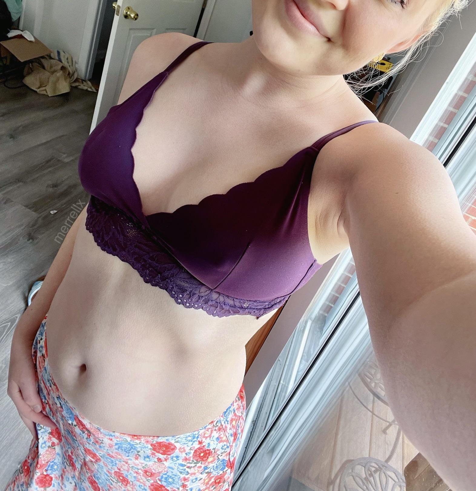 I was [f]eeling cute in my floral miniskirt :) | Scrolller