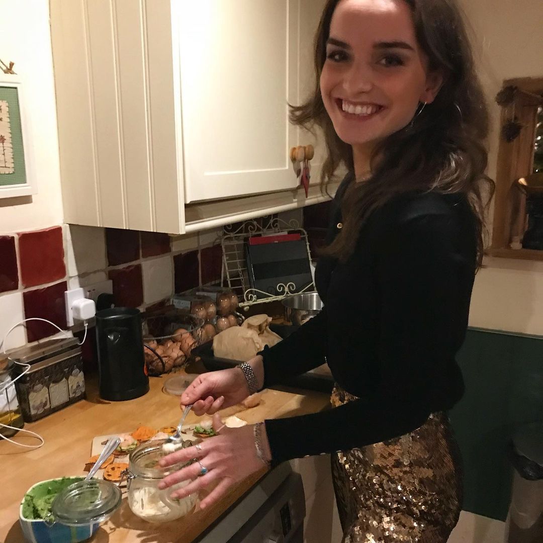 Still wanna bend Catie Munnings over that counter rip her clothes off and knock her up in this ...