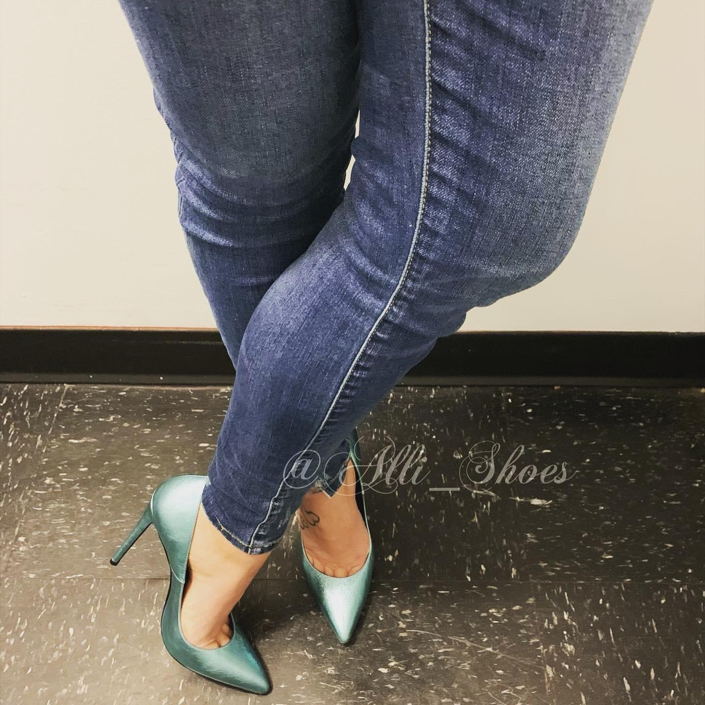 Icy Blue Metallic | Scrolller