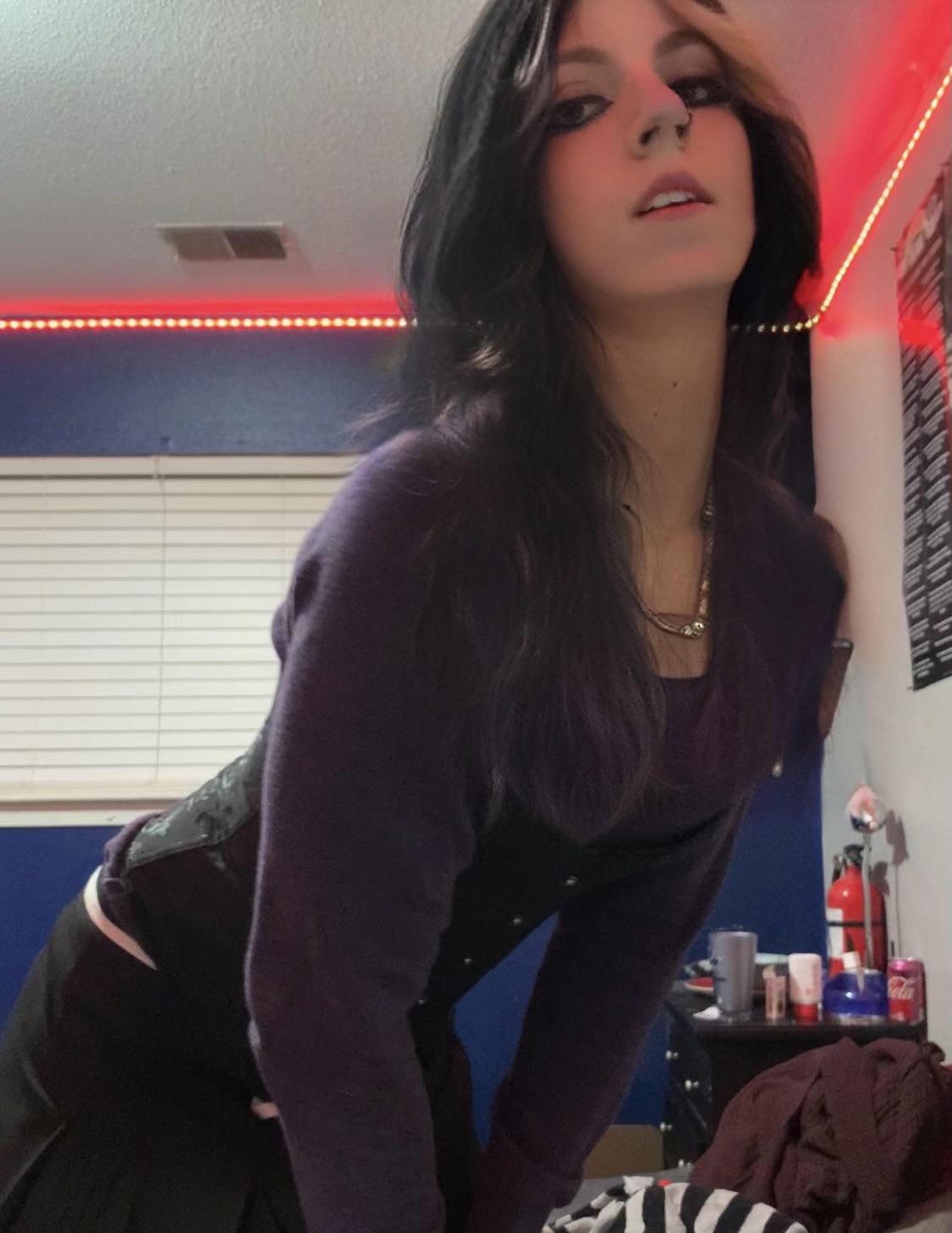 If someone captions a bunch of my sissy pictures ill send some private photos | Scrolller