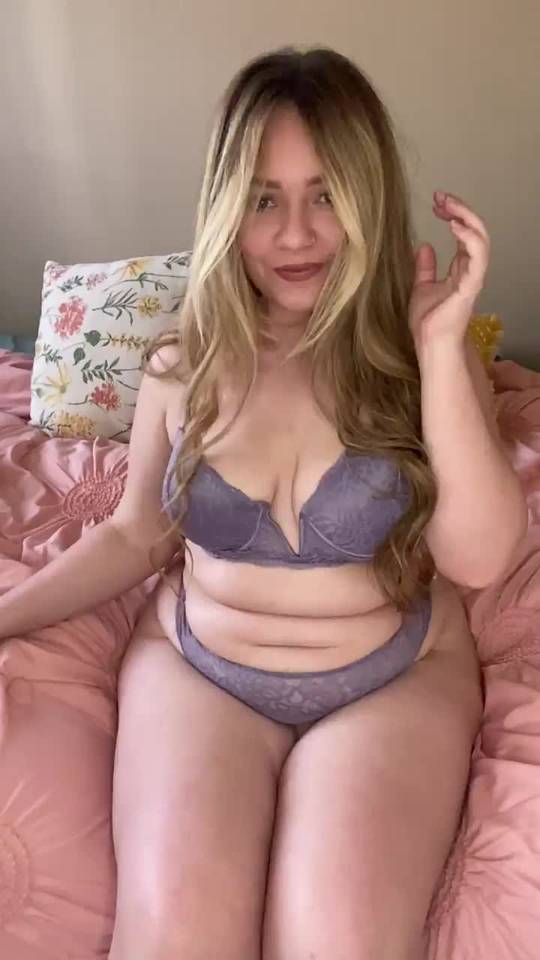 Slow mo bounce (: happy hump day! | Scrolller