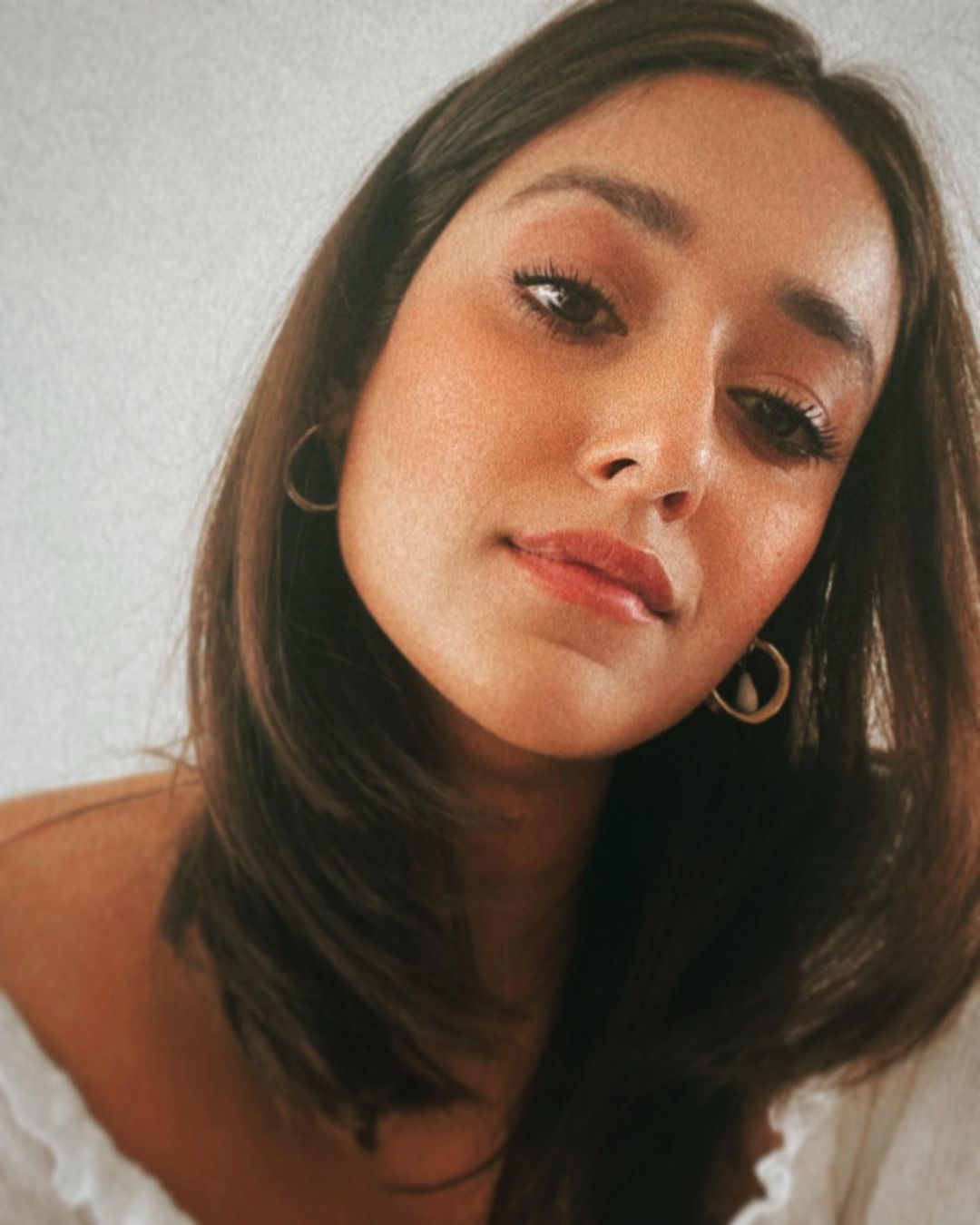 Ileana and her glossy lips are just begging for someone to slap their ...