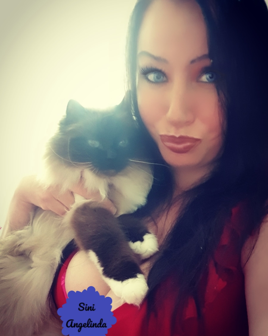 I'm A curvy model inherited By Finnish and Sami indigenous:)!Very unique breasts,long and ...