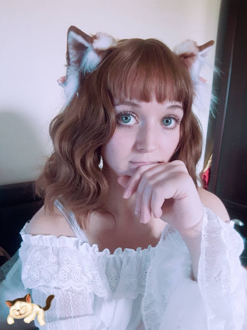 I'm a kitten now~ hehehe these ears are so cute! | Scrolller