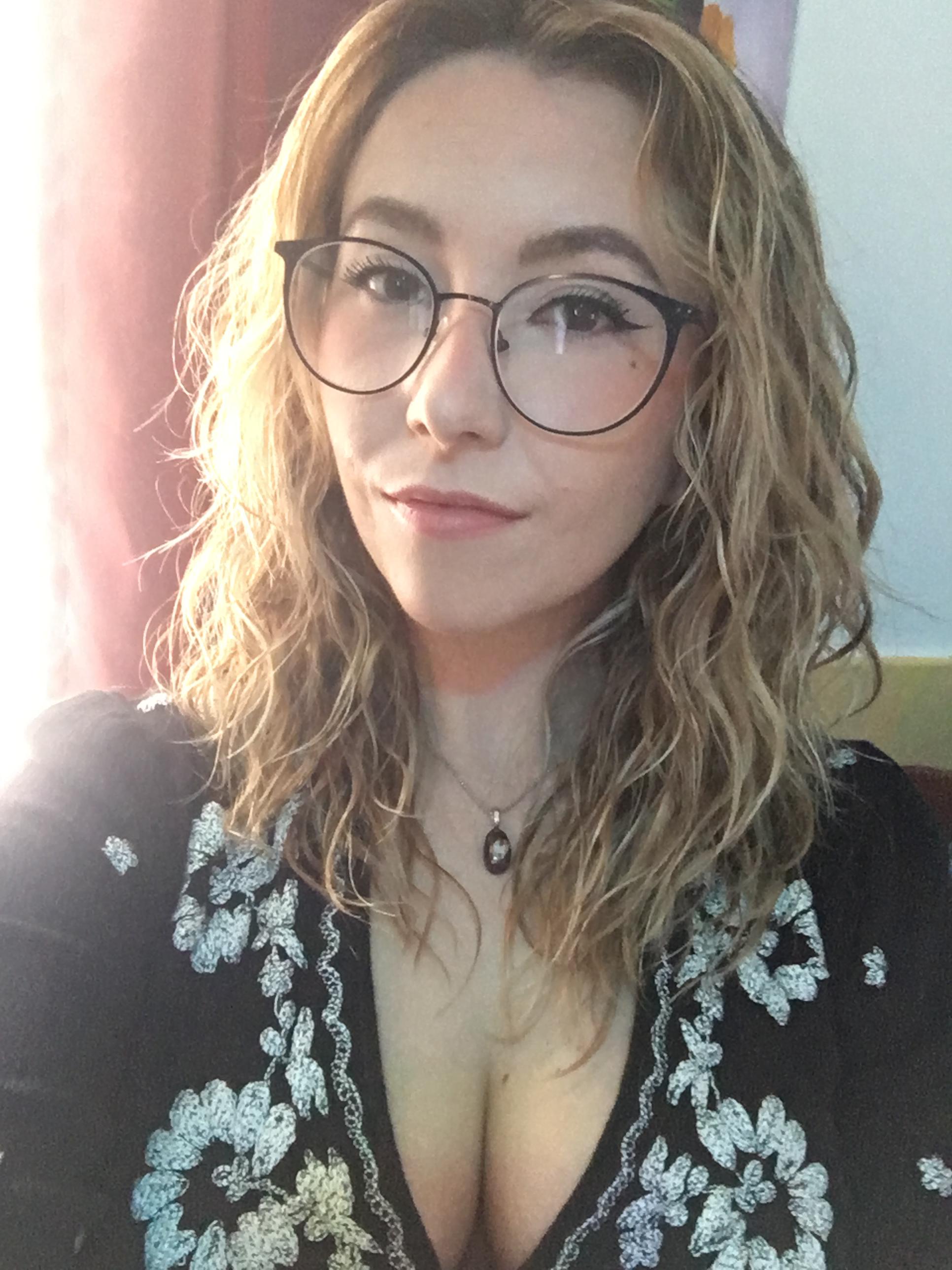 I'm a simple man, I see tiddies, I gotta upvote | Scrolller